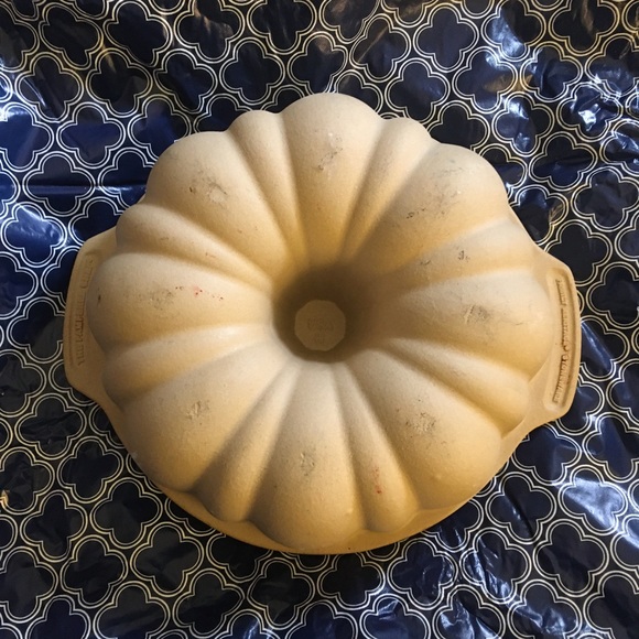 Pampered Chef | Kitchen | Pampered Chef Fluted Bundt Pan | Poshmark